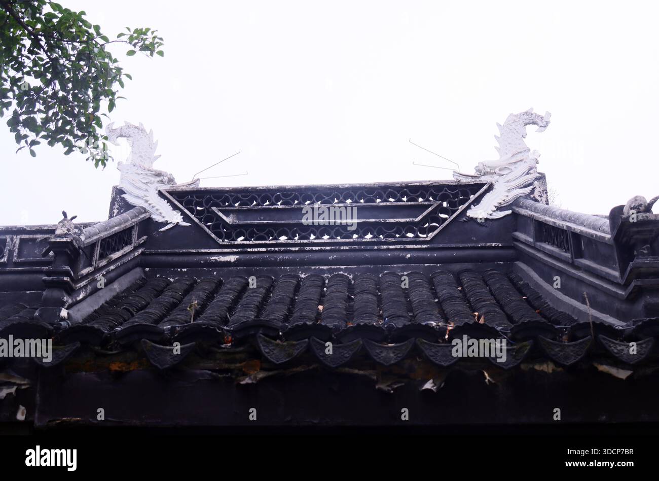 Winter scenery at Hongmei Park in Changzhou City, east China's Jiangsu ...