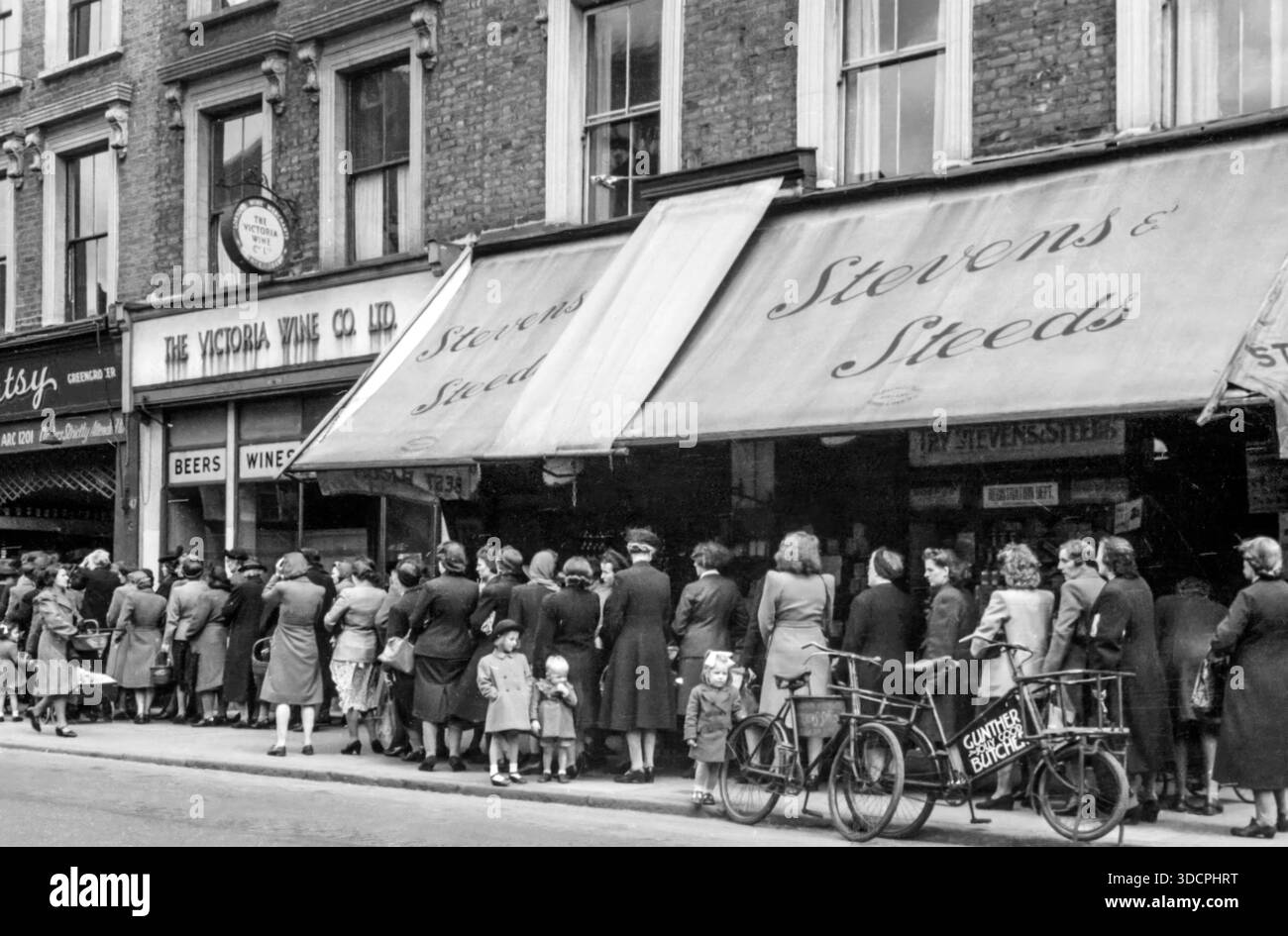 Greengrocers 2nd world war hi-res stock photography and images - Alamy