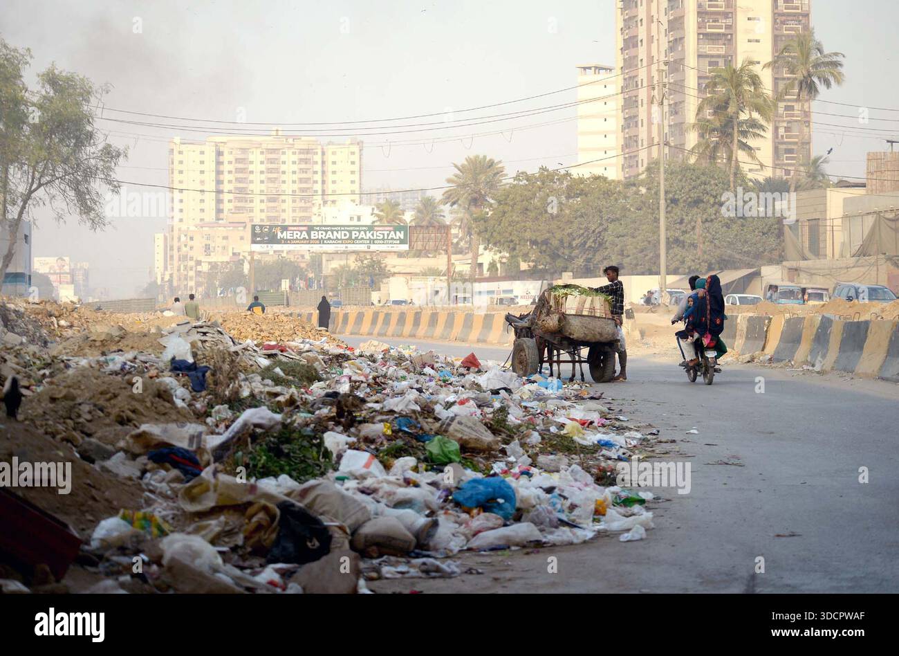 KARACHI, PAKISTAN, DEC 24: Huge heap of garbage creating problems for ...