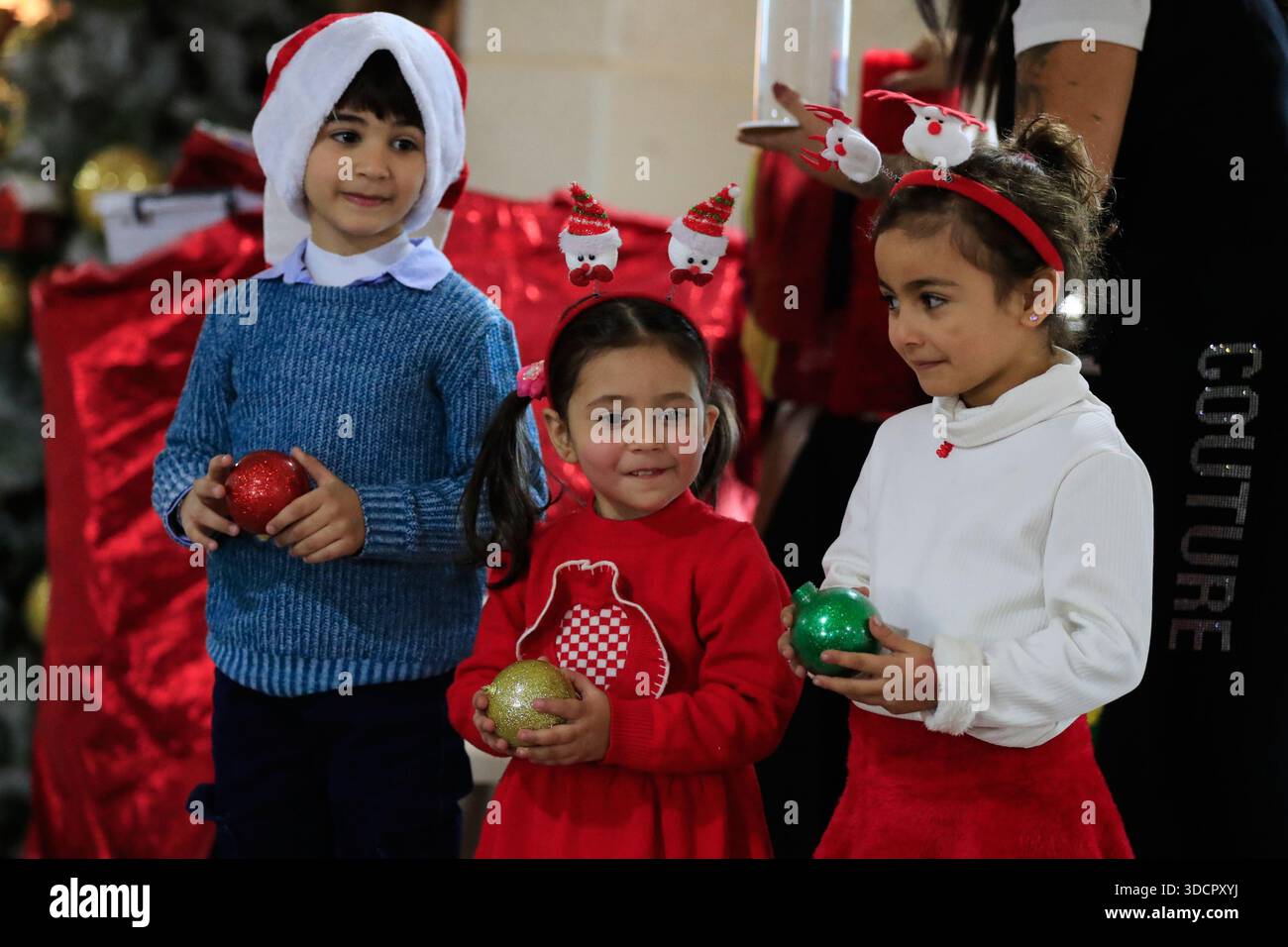 Children celebrate Christmas Eve in the southern Lebanese border ...