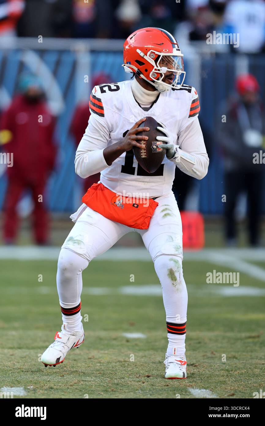 Cleveland Browns quarterback Shedeur Sanders (12) looks to throw a pass ...
