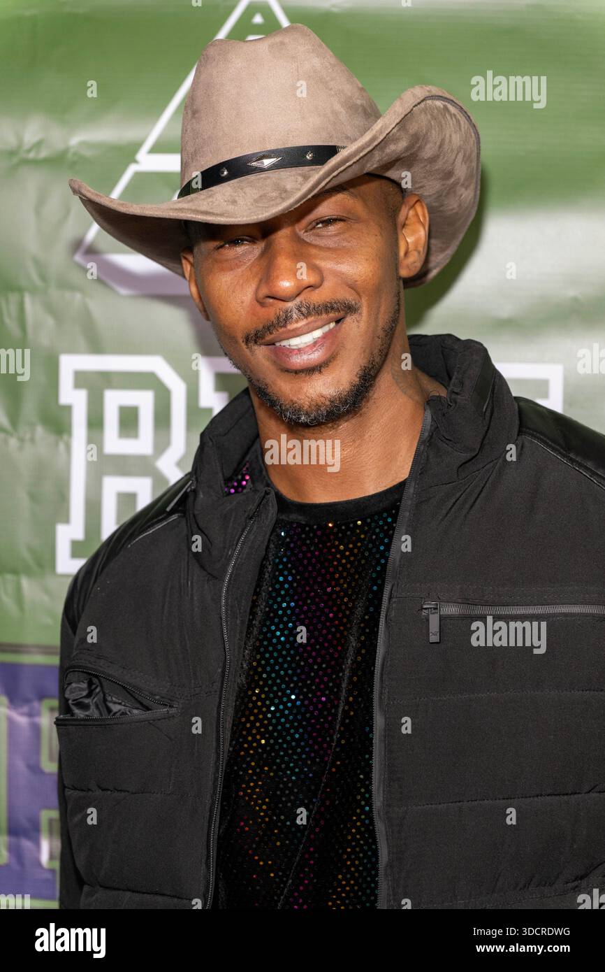Designer Facet attends The 2nd Annual Christmas Celebrity HoopAthon and ...