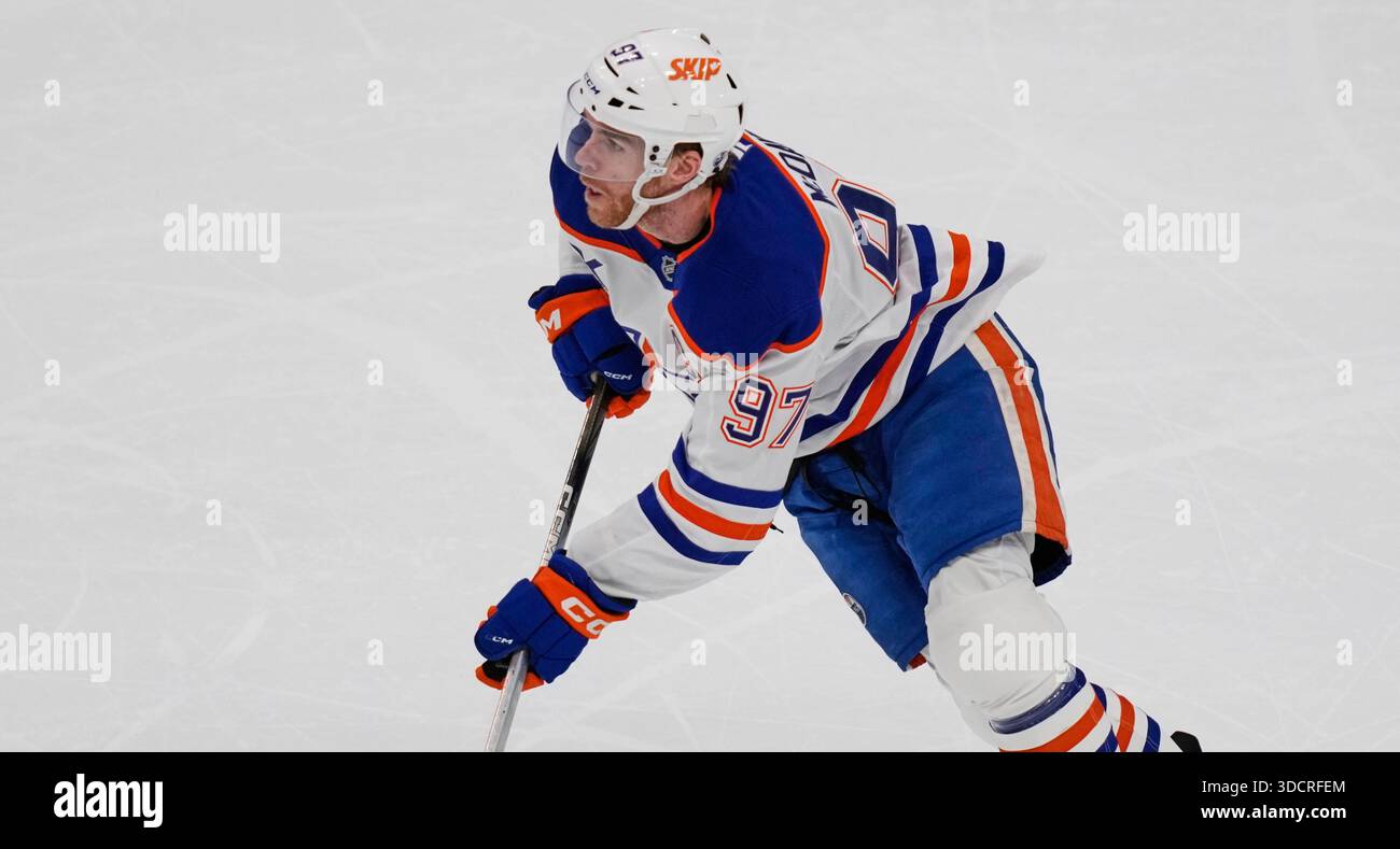 Edmonton Oilers center Connor McDavid (97) during an NHL hockey game ...