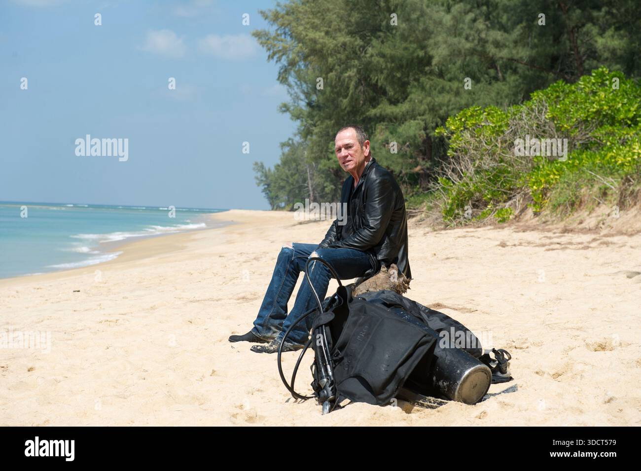 TOMMY LEE JONES in MECHANIC: RESURRECTION (2016), directed by DENNIS ...