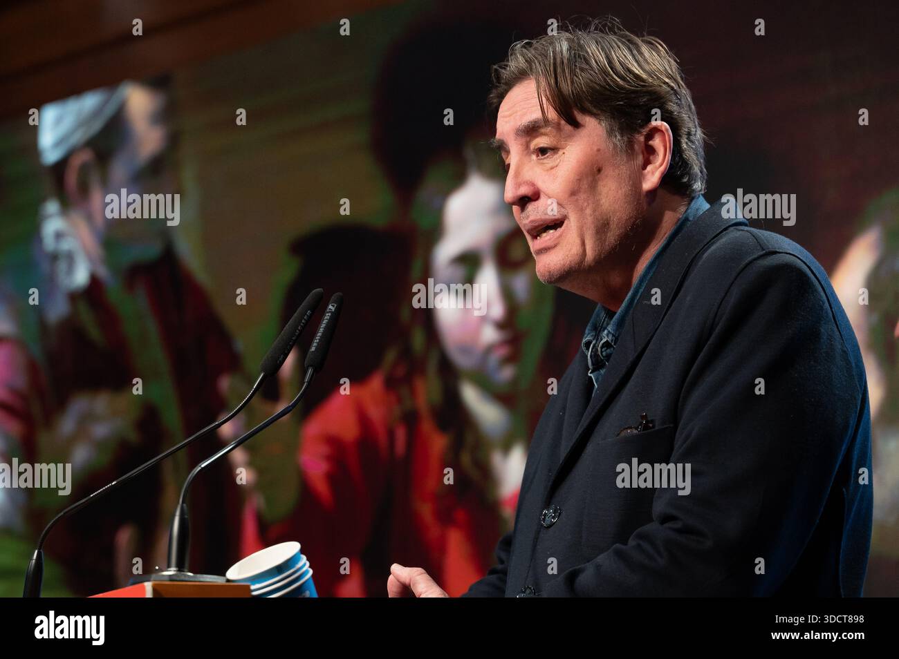 Luis García Montero speaks during the Christmas Eve dinner for homeless ...