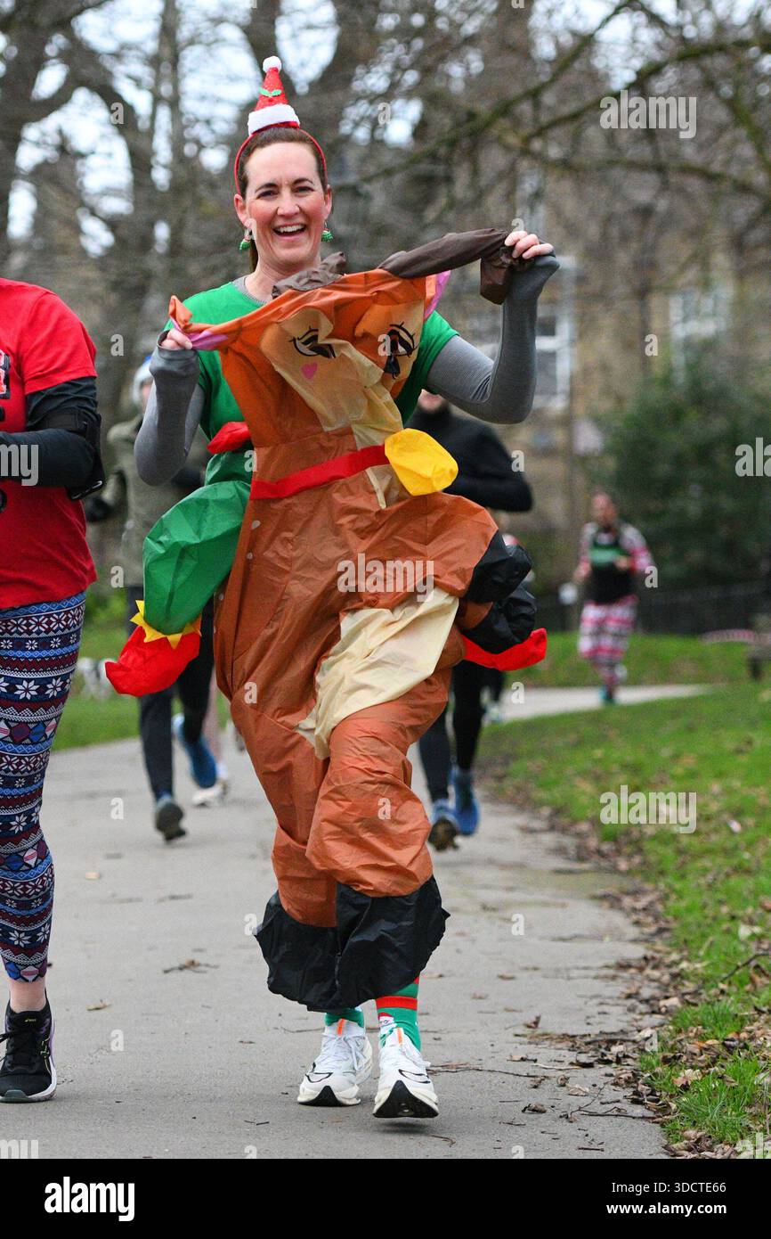 Huddersfield, Yorkshire, UK. 25 December 2025. Hundreds of runners ...