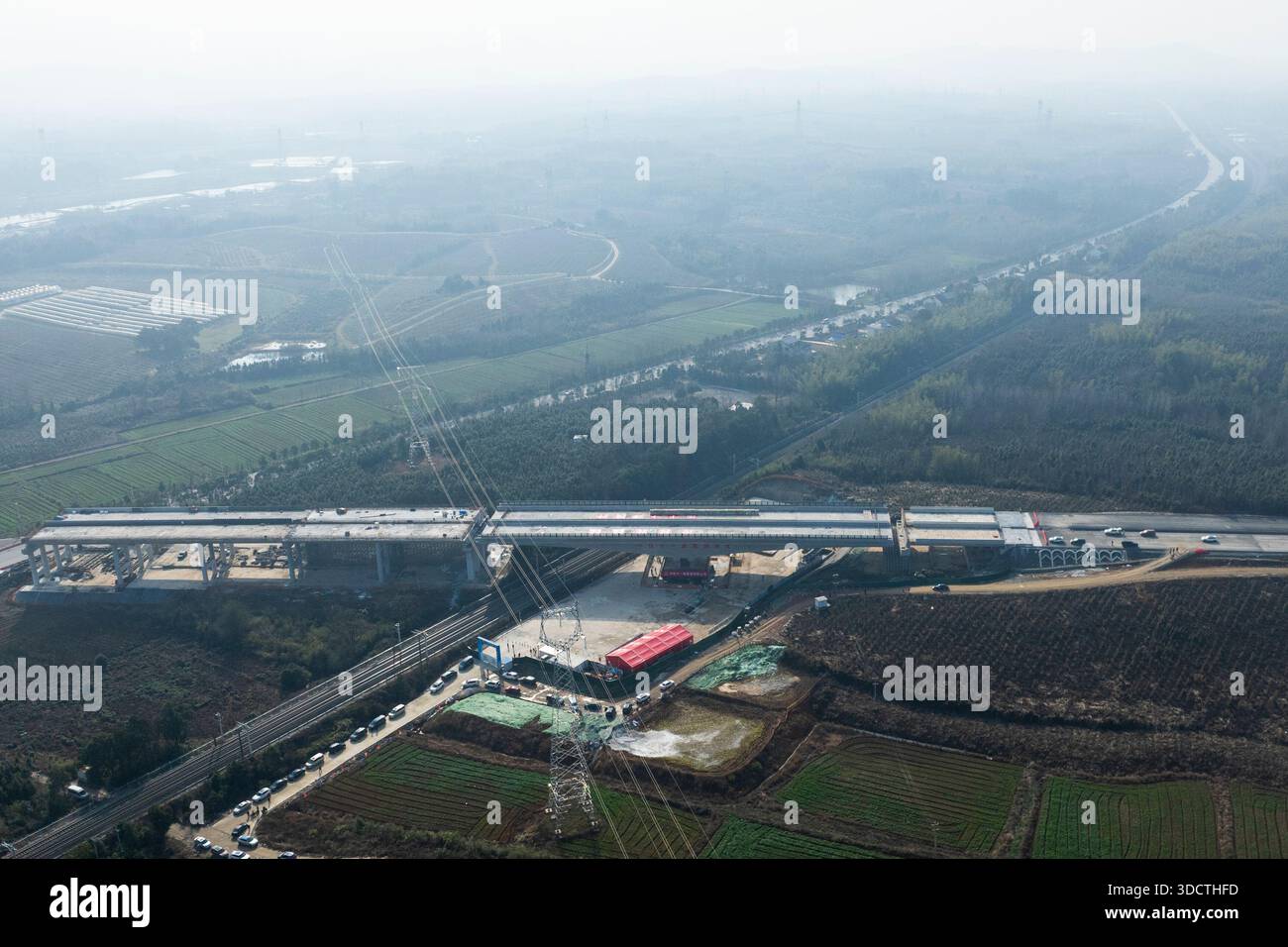 (251225) -- XIANNING, Dec. 25, 2025 (Xinhua) -- An aerial drone photo ...