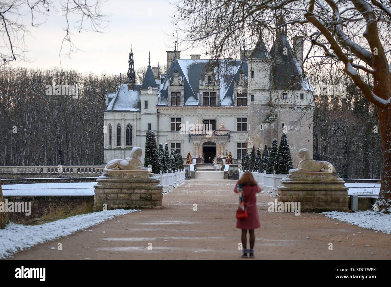 Snow-covered Chateau de Chenonceau on Christmas morning in Chenonceaux ...
