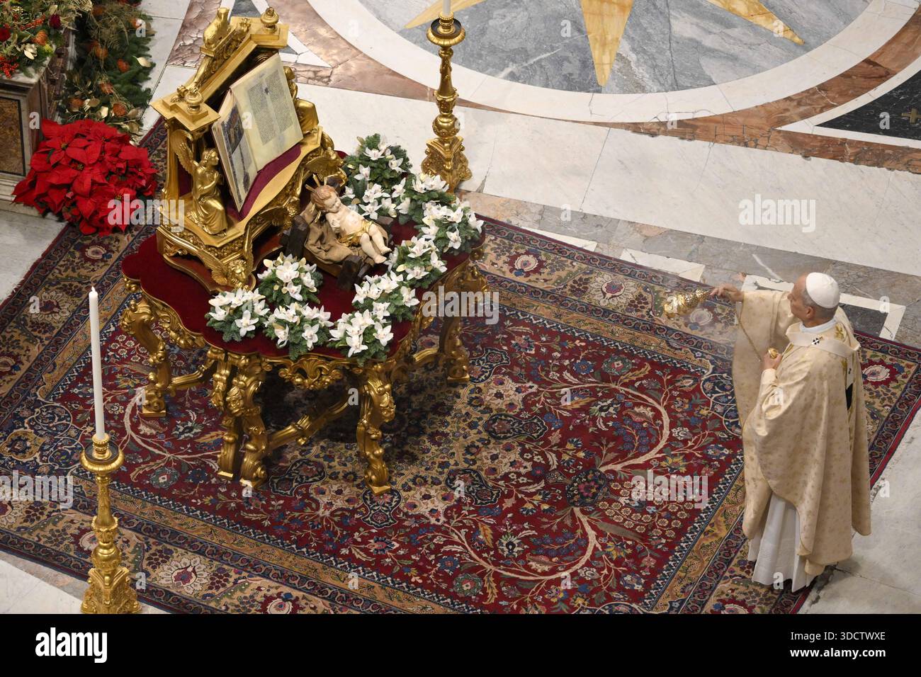 Pope Leo XIV celebrates Christmas morning Mass in St Peter’s Basilica ...