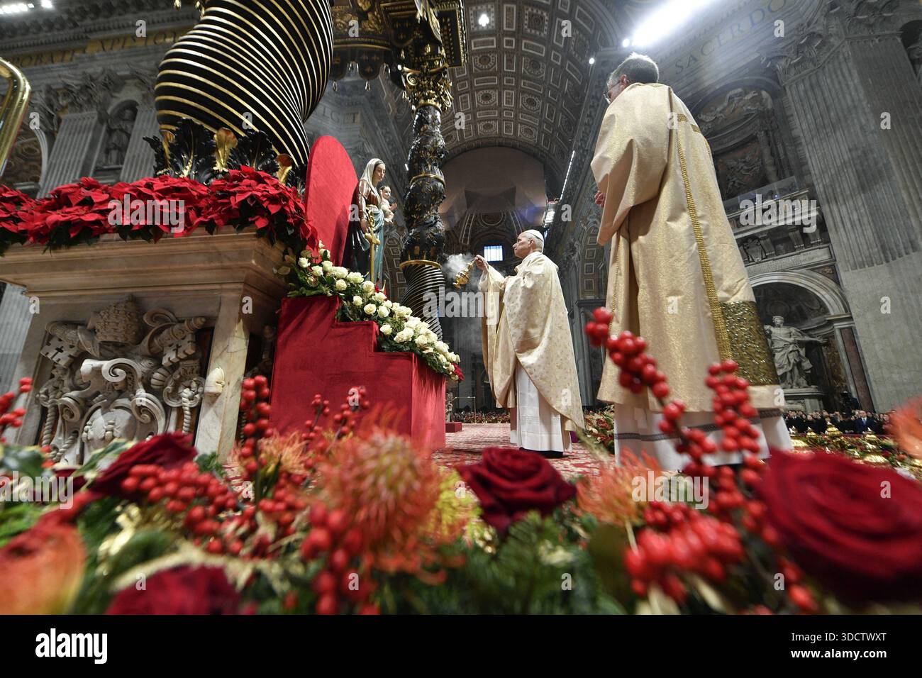Pope Leo XIV celebrates Christmas morning Mass in St Peter’s Basilica ...