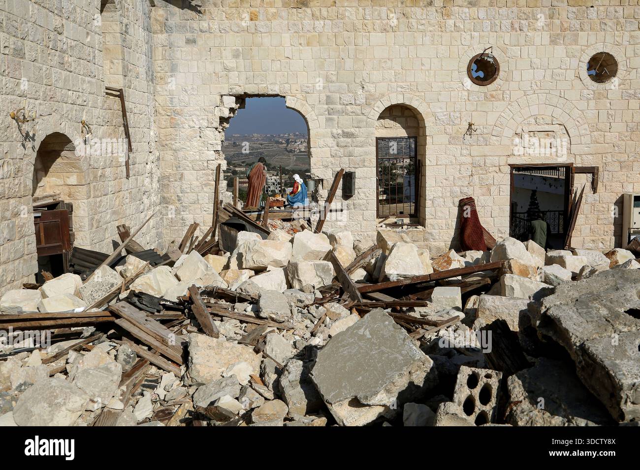 December 25, 2025, Yaroun, Yaroun, Lebanon: A statue of virgin Mary and ...