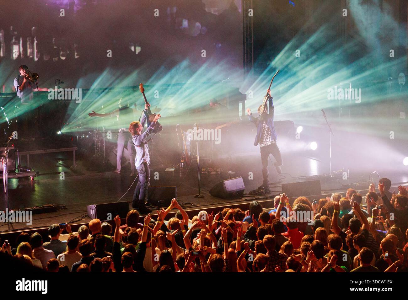 Usher concert crowd hi-res stock photography and images - Alamy