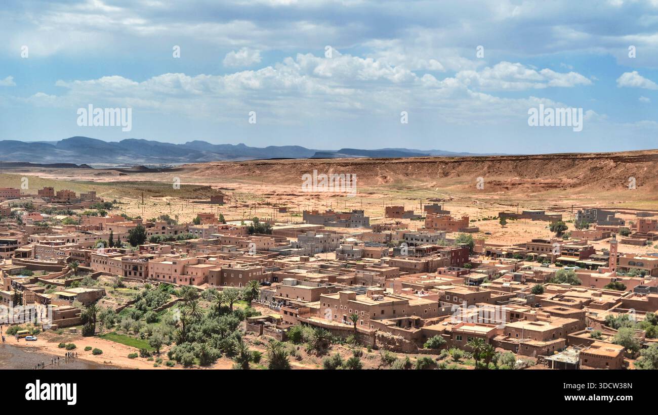 Traditional adobe houses mountain hi-res stock photography and images ...