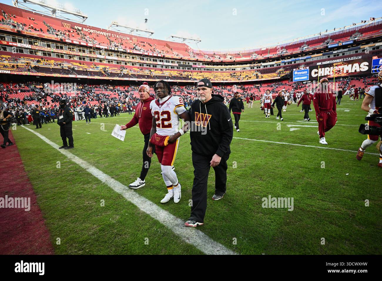 Washington Commanders head coach Dan Quinn and running back Jacory ...