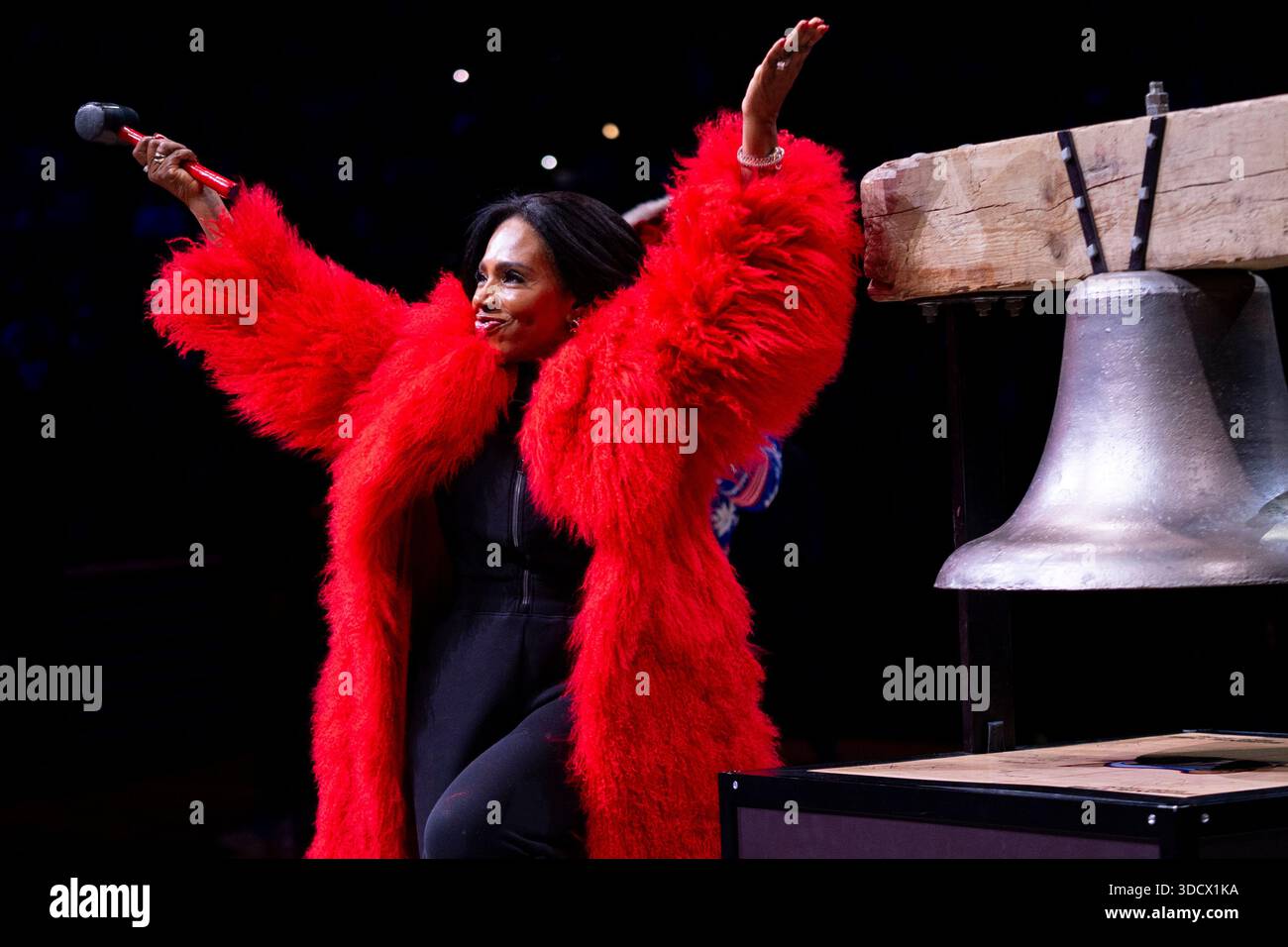 Actress Sheryl Lee Ralph comes out to ring the Bell prior to NBA ...