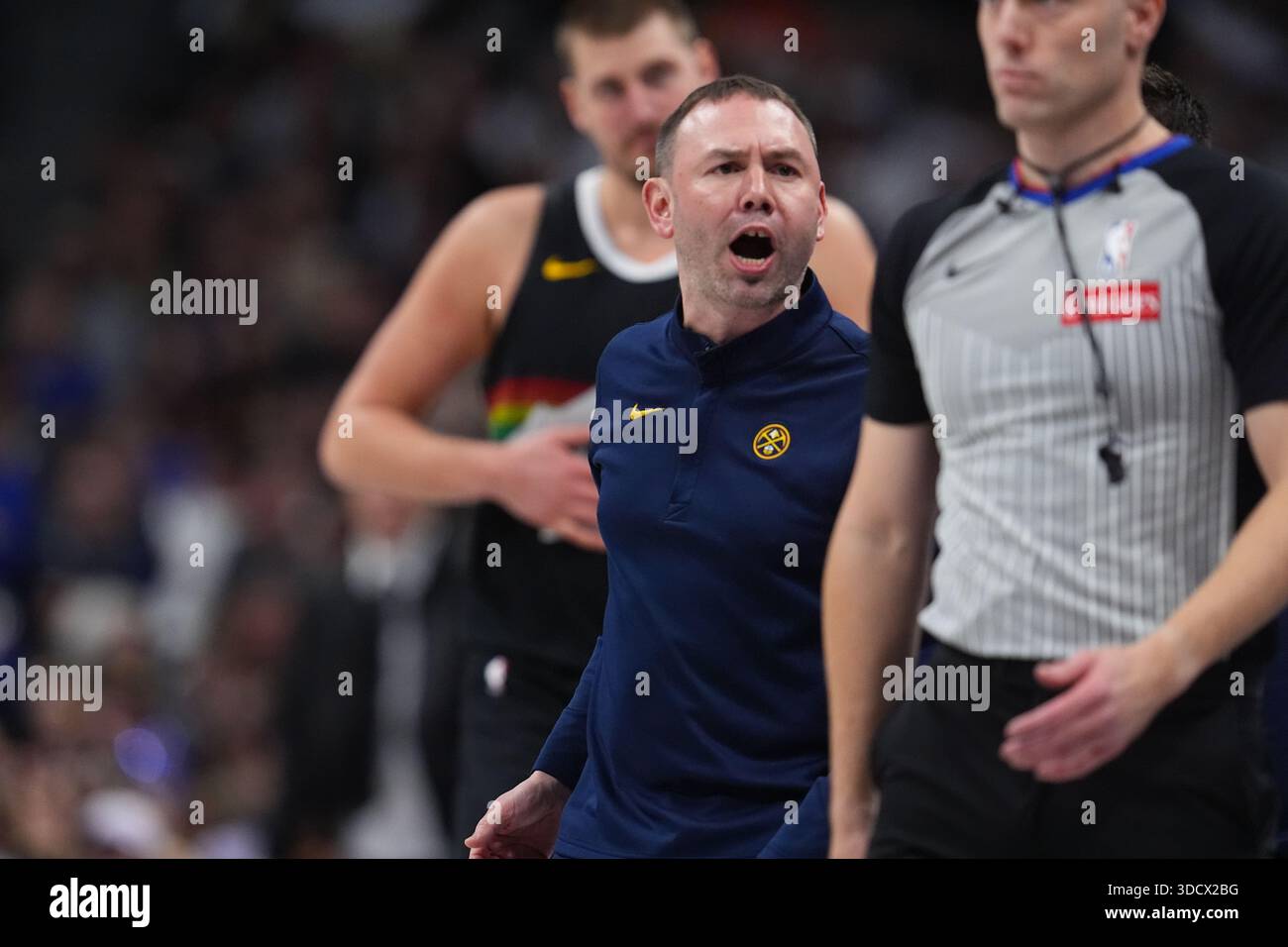 Denver Nuggets head coach David Adelman reacts after being ejected in ...