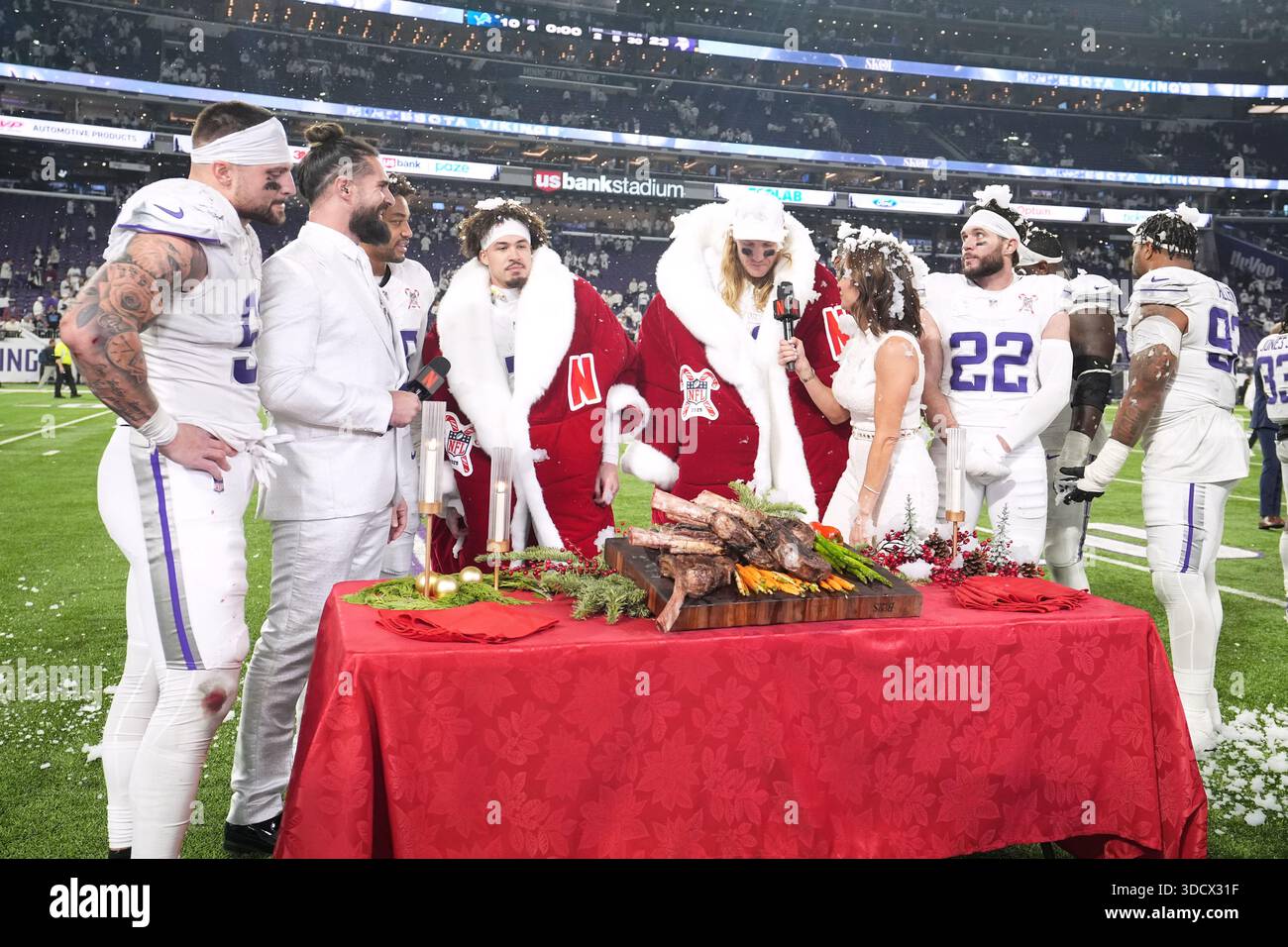 Minnesota Vikings cornerback Byron Murphy Jr. and linebacker Andrew van ...