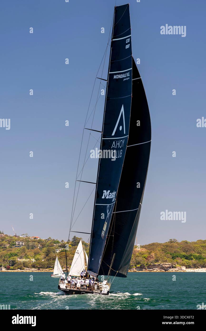 Masterlock Comanche - 2025 Sydney Hobert First across the line Maxi ...