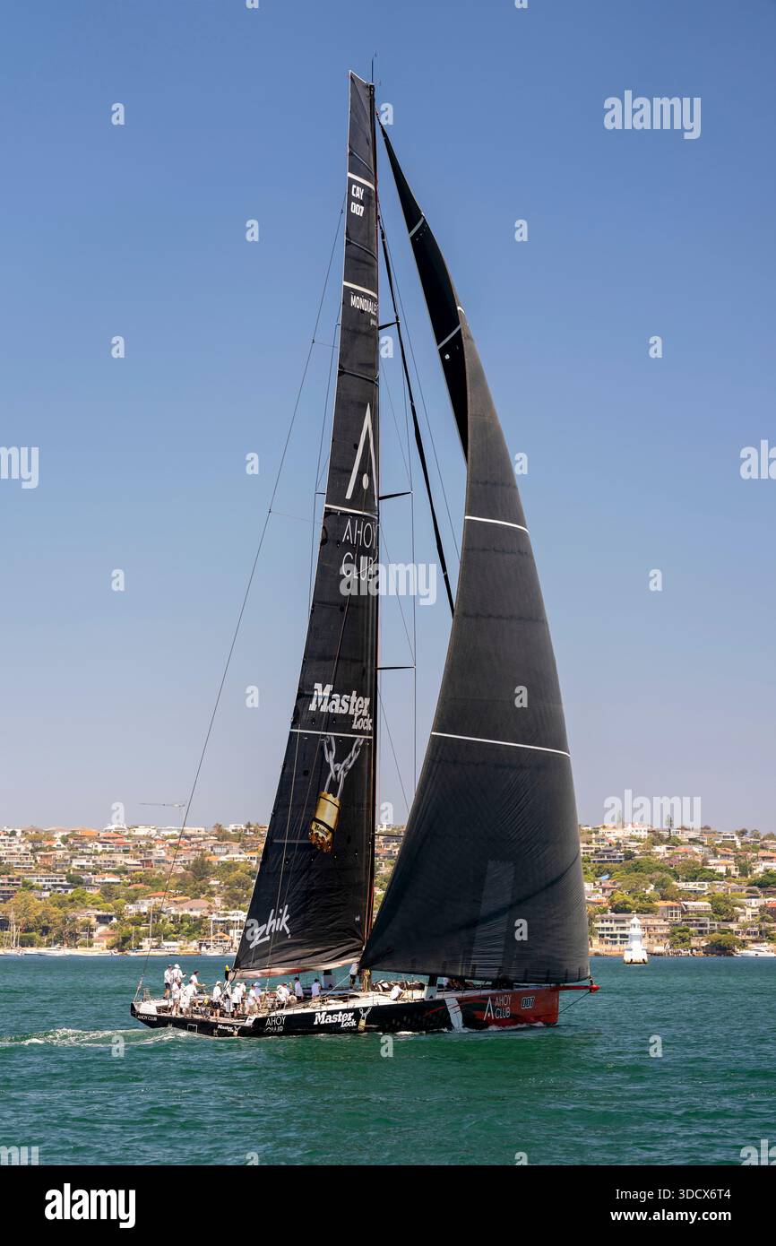 Masterlock Comanche - 2025 Sydney Hobert First across the line Maxi ...
