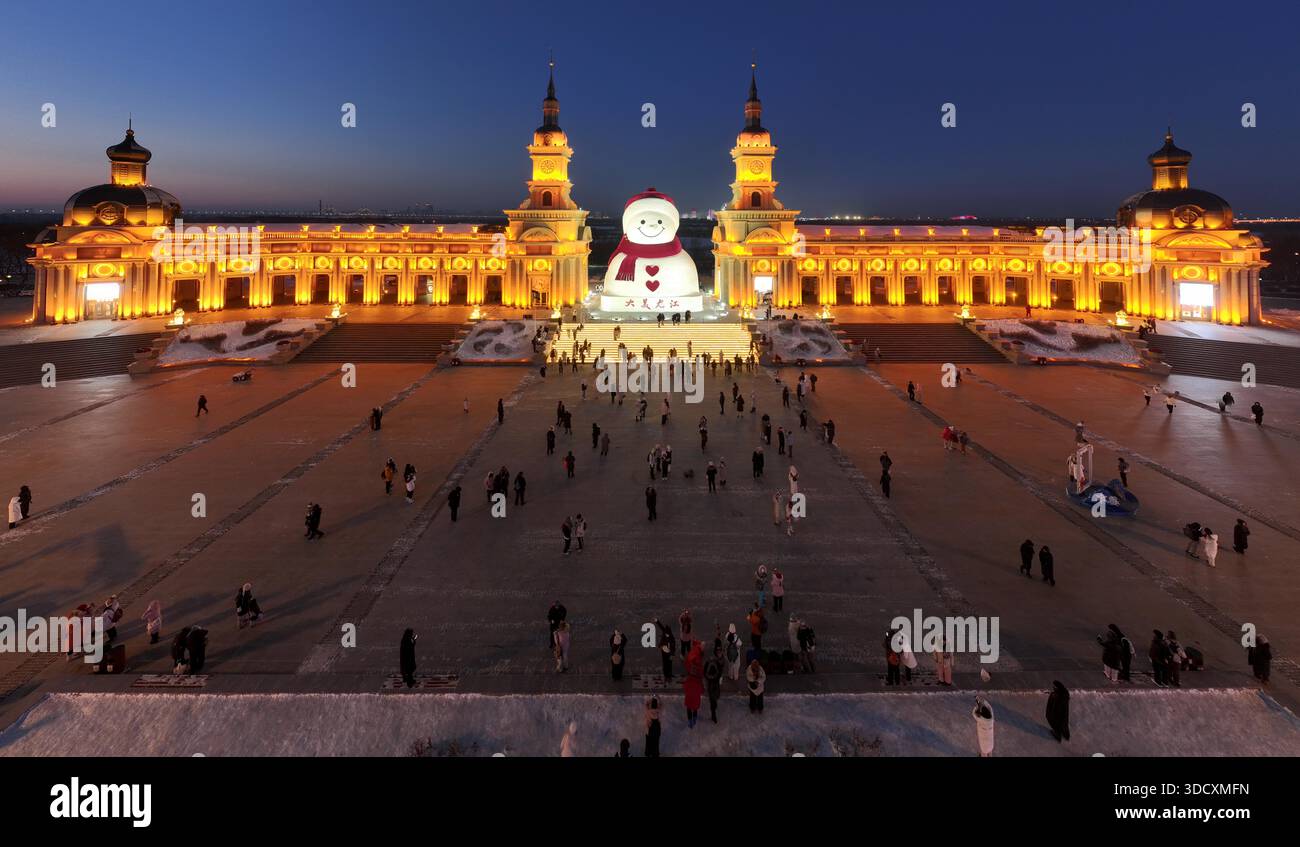 A 19-meter-high snowman dazzles with colorful lights at Qunli Music ...
