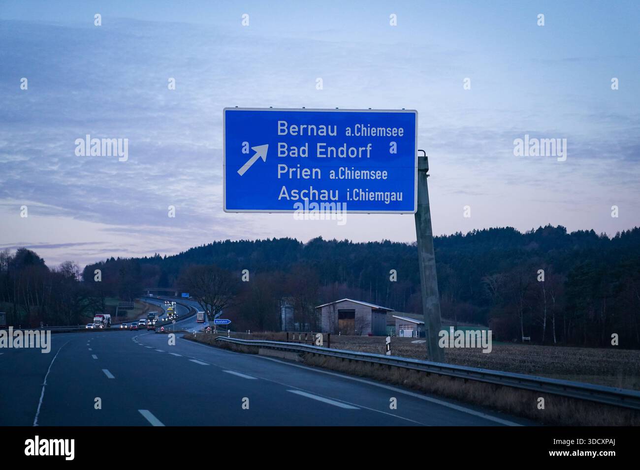 Autobahn A8 bei Bernau am Chiemsee, Deutschland, Europa, Ausfahrt ...