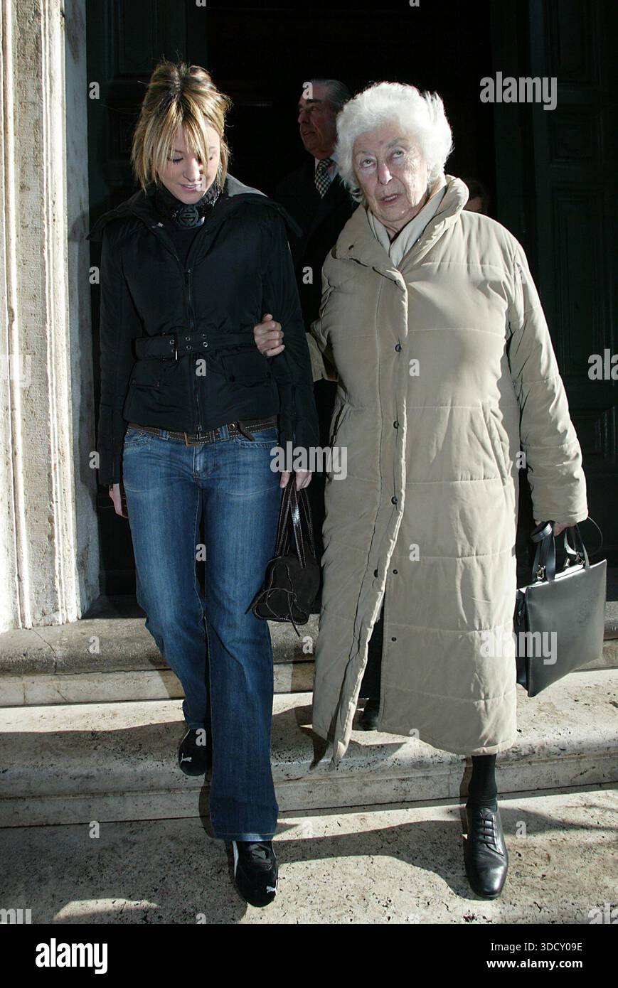 © Michele Ricci/ Lapresse 24 - 01 - 2005 Roma Interni Messa di ...