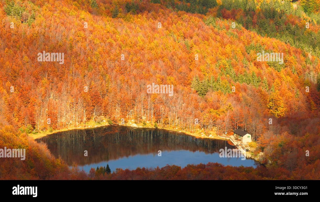 Lago delle guadine hi-res stock photography and images - Alamy