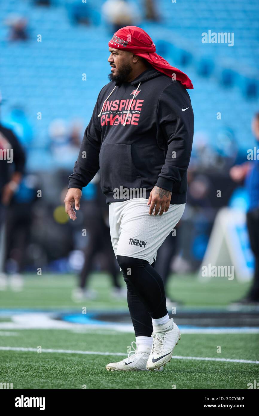 Tampa Bay Buccaneers defensive tackle Vita Vea (50) warms up prior to ...
