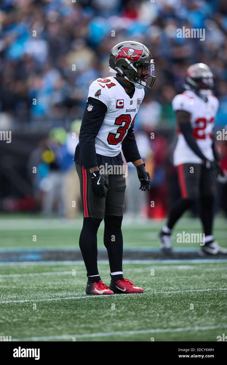 Tampa Bay Buccaneers safety Antoine Winfield Jr. (31) lines up on ...