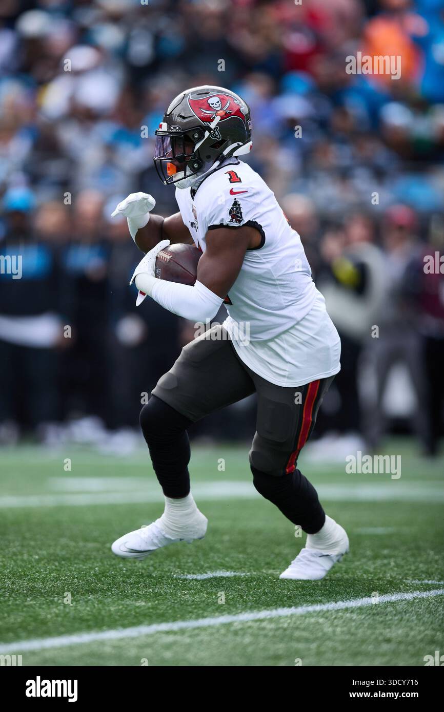 Tampa Bay Buccaneers running back Rachaad White (1) runs with the ball ...