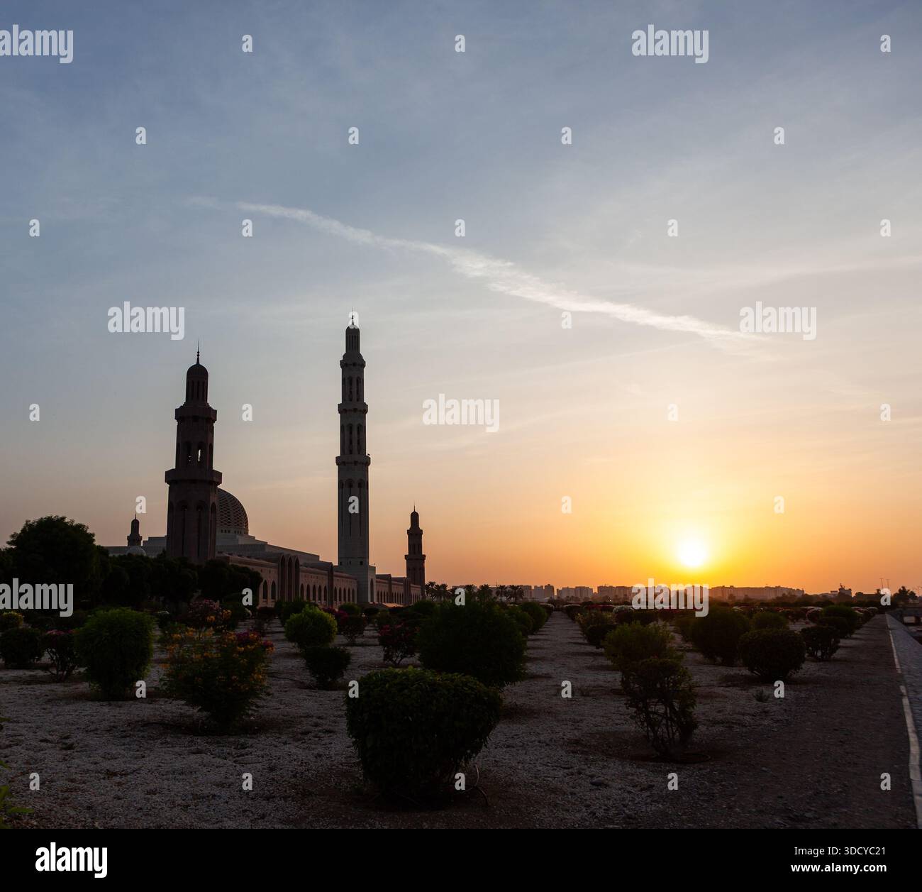 Sultan Qaboos Grand Mosque in Muscat, Oman, at sunset. Iconic Islamic ...