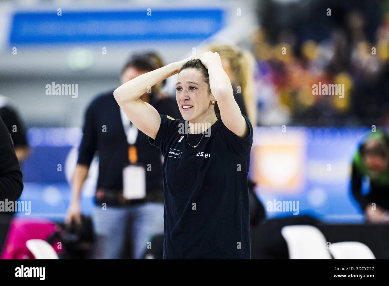 HEERENVEEN - Suzanne Schulting during the first day of the Olympic long ...
