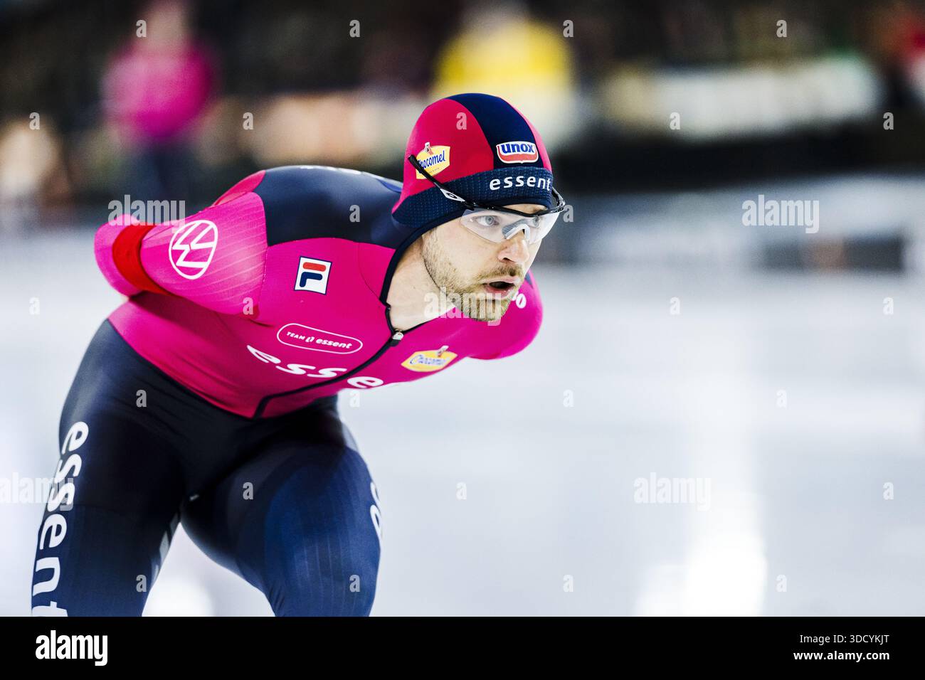 HEERENVEEN - Chris Huizinga in action during the men's 5000m on the ...