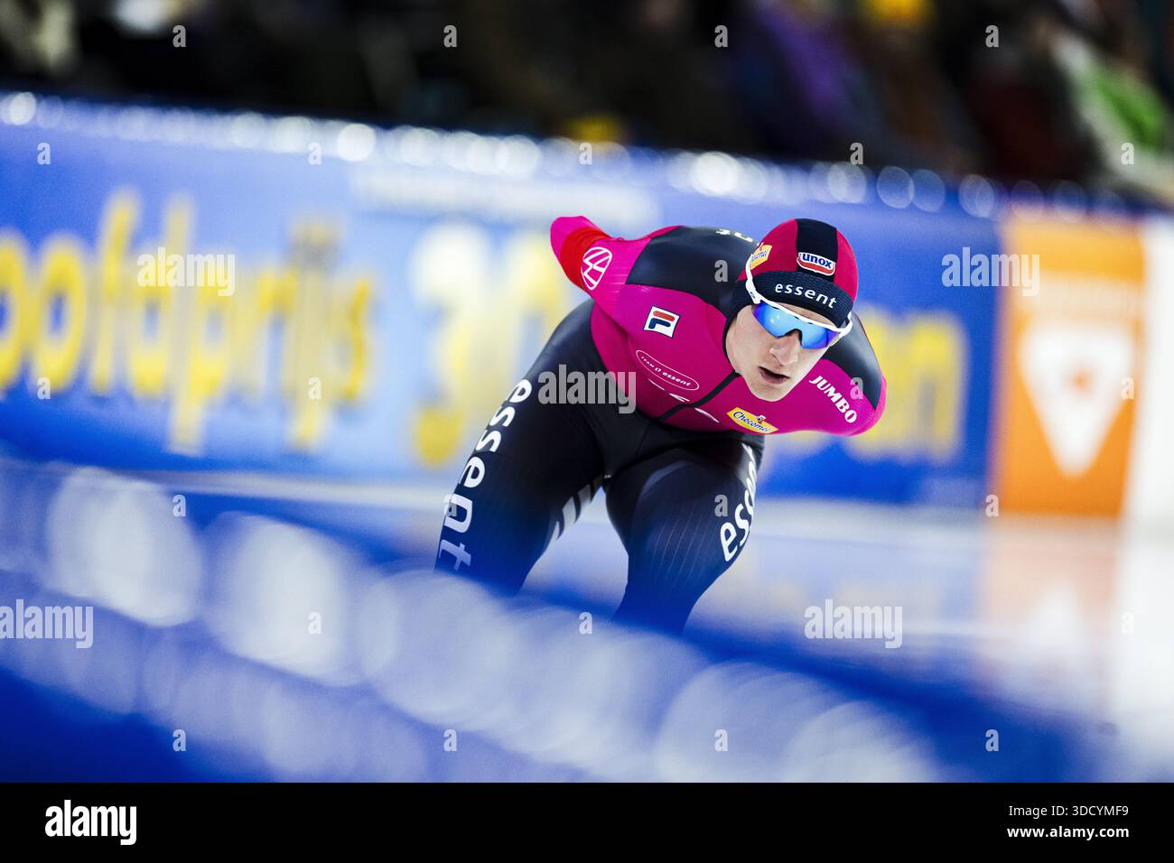 HEERENVEEN - Beau Snellink in action during the men's 5000m on the ...