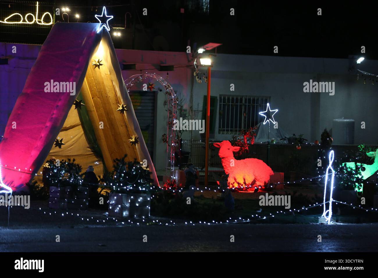 **NO LIBRI** Libano, Amchit , 2025/12/25 Nativity scene in the Obeidat ...