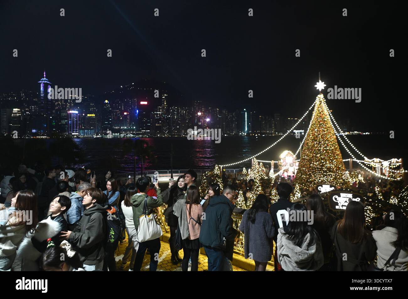 26 december 2025 people hi-res stock photography and images - Alamy