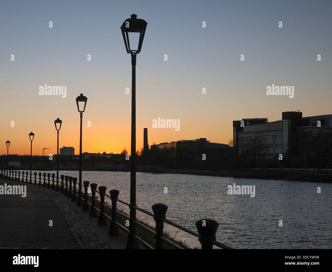 River Lagan, Belfast, Northern Ireland, UK. 26 Dec 2025. UK weather - a ...