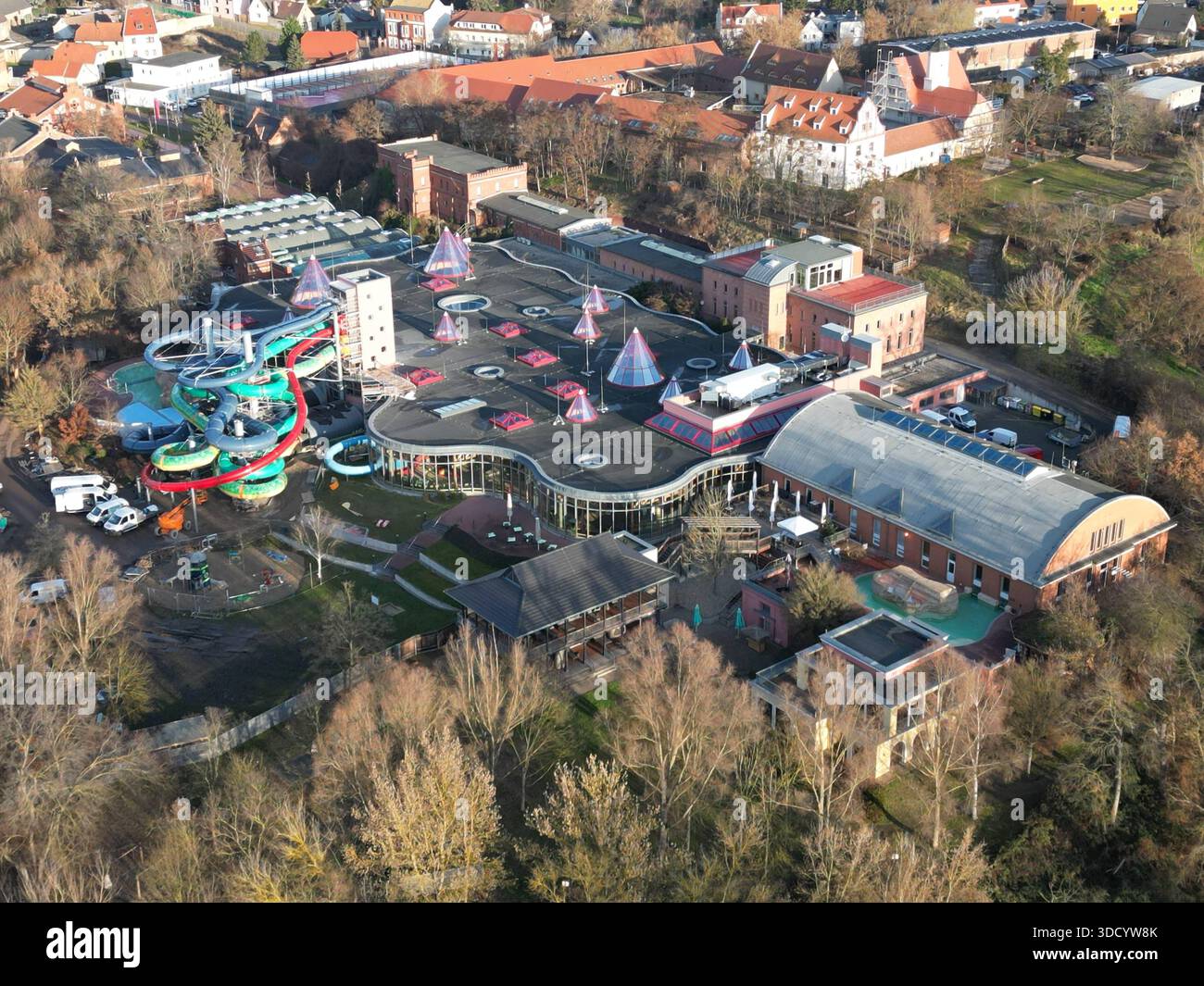 18.12.2025 // Halle Saale Ansicht Stadtansicht Luftbild Luftaufnahme ...