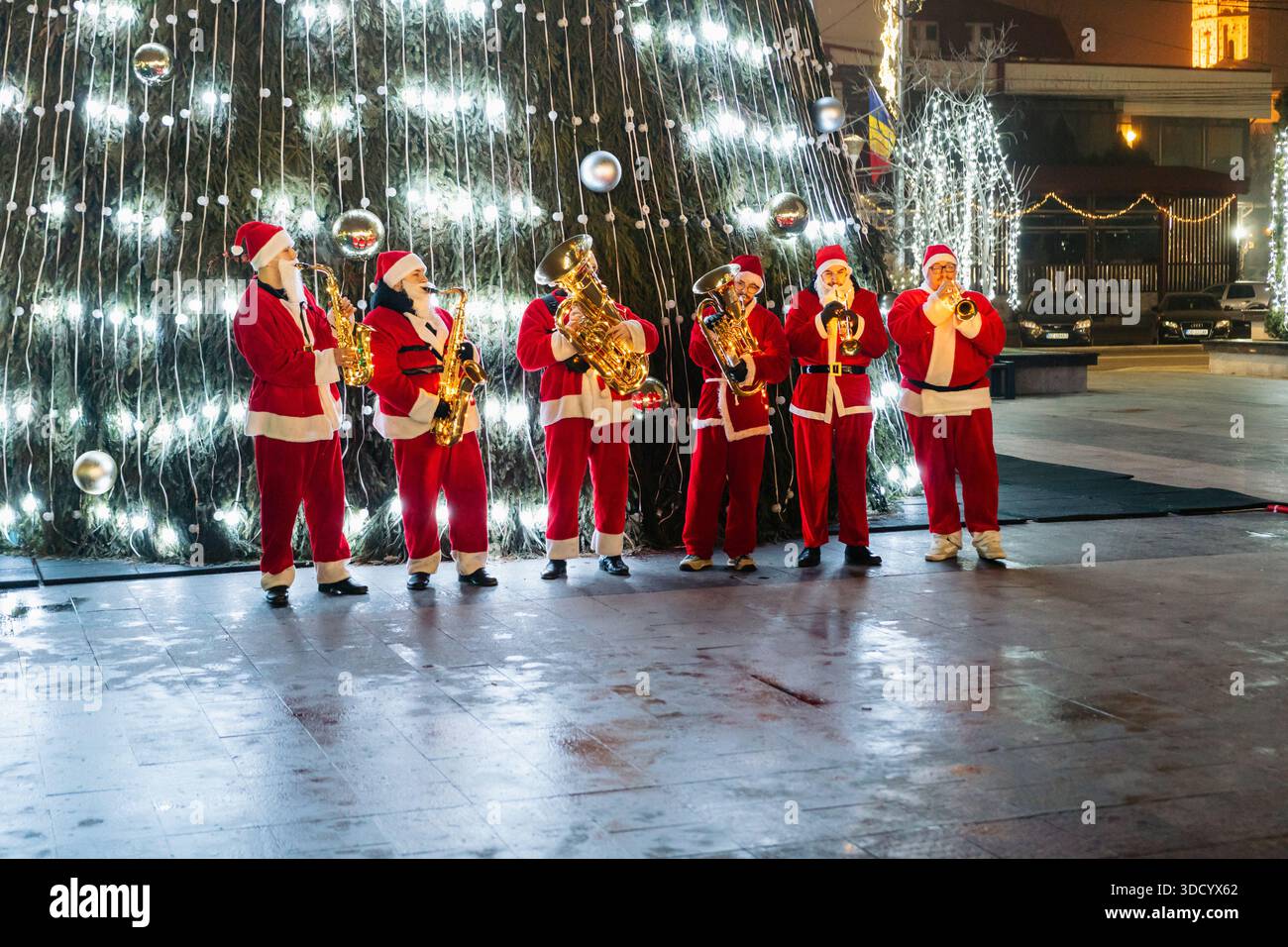 Targoviste christmas market decorated hi-res stock photography and ...