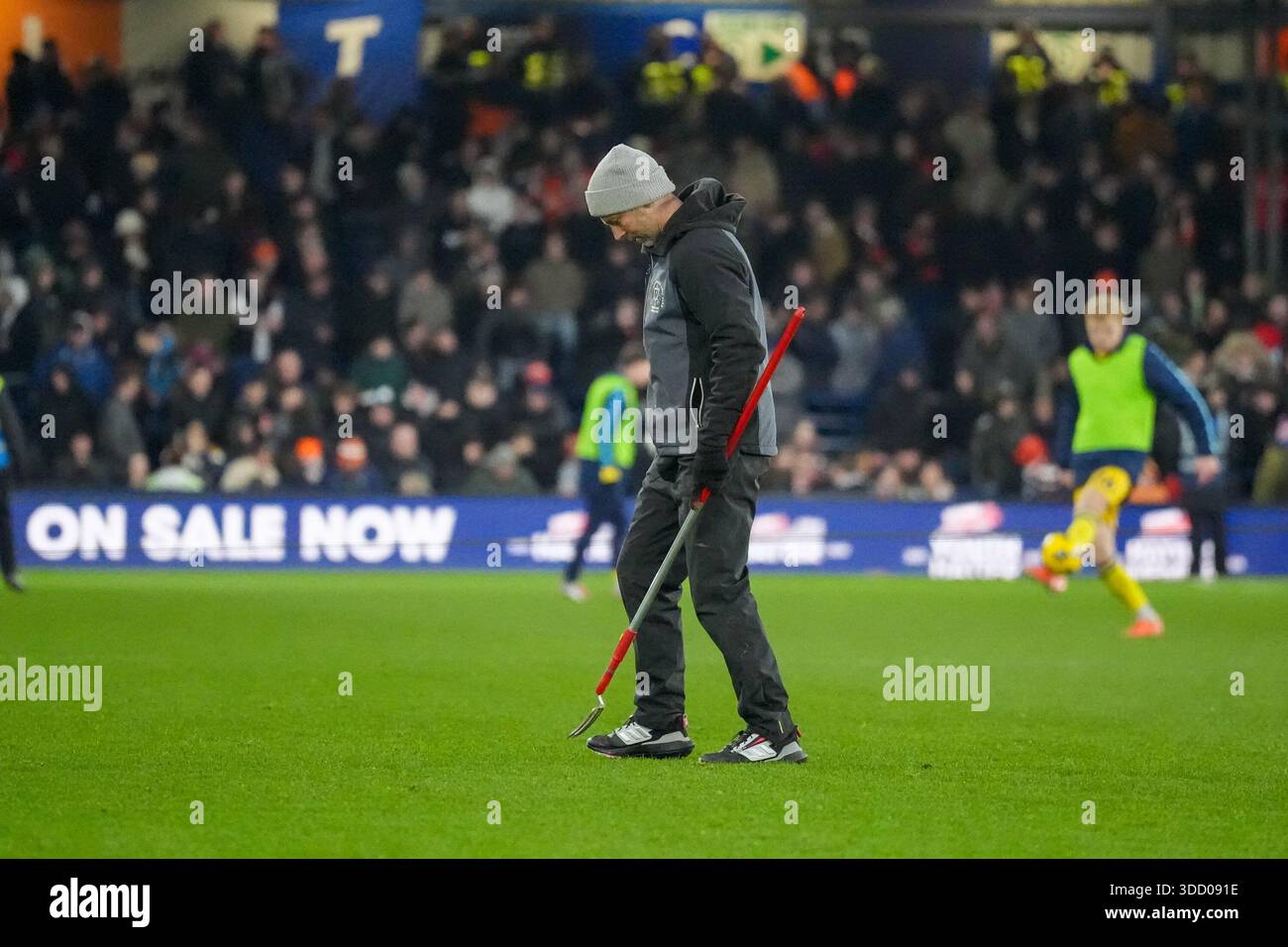 Luton Town ground staff during the Sky Bet League 1 match between Luton ...