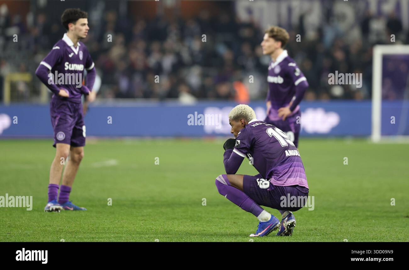 Anderlecht's Nilson Angulo looks dejected after losing a soccer match ...