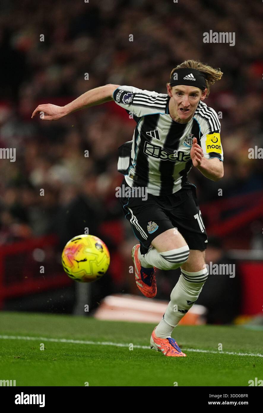 Newcastle United's Anthony Gordon during the Premier League match at ...