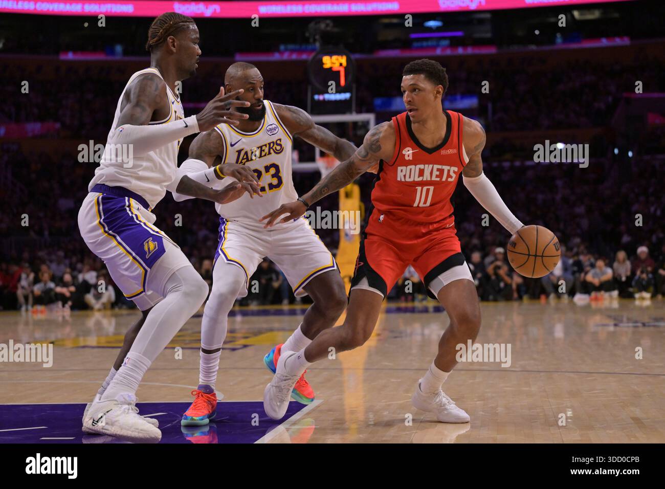Los Angeles Lakers center Deandre Ayton, left, and Lakers' forward ...