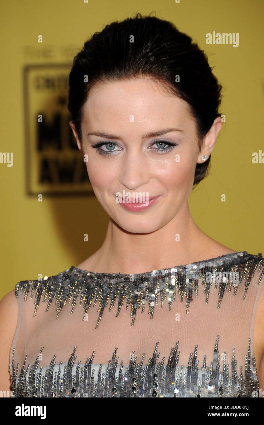 15 January 2010 - Hollywood, California - Emily Blunt. 15th Annual ...
