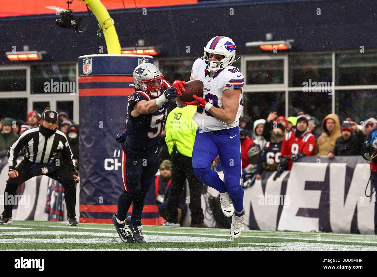 Buffalo Bills tight end Dawson Knox makes a touchdown catch against the ...