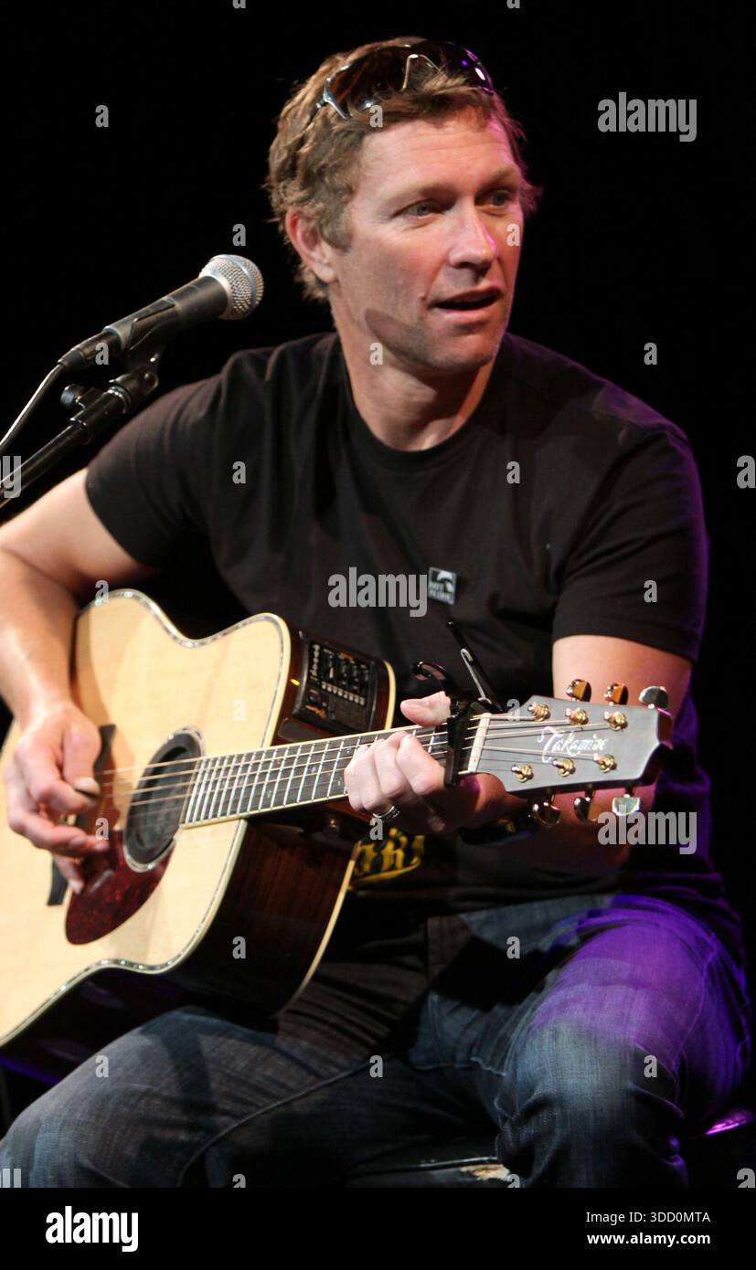 June 9, 2010 - Nashville, TN - Craig Morgan held his annual fan club ...