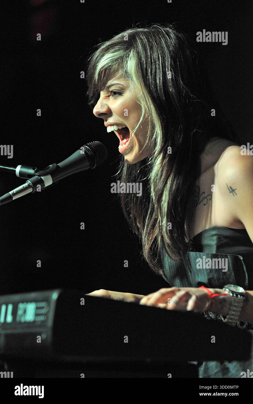 19 October 2010 - Pittsburgh, PA - Pop singer CHRISTINA PERRI performs ...