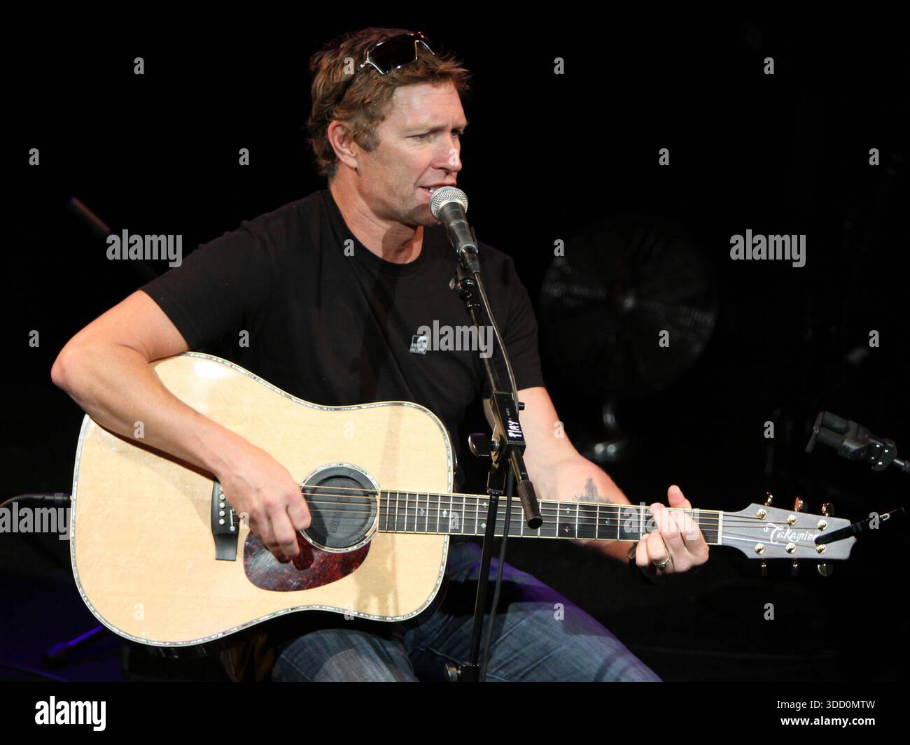 June 9, 2010 - Nashville, TN - Craig Morgan held his annual fan club ...