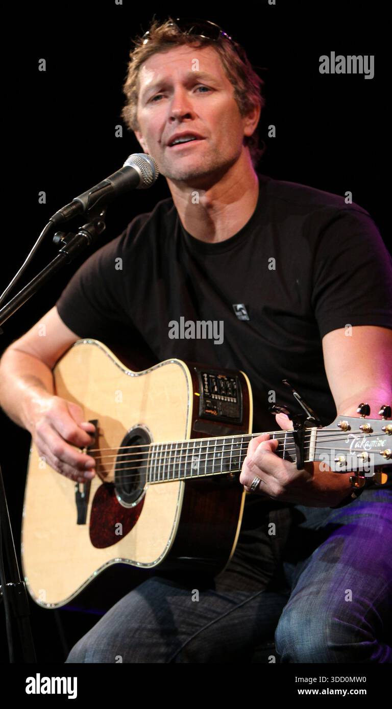June 9, 2010 - Nashville, TN - Craig Morgan held his annual fan club ...