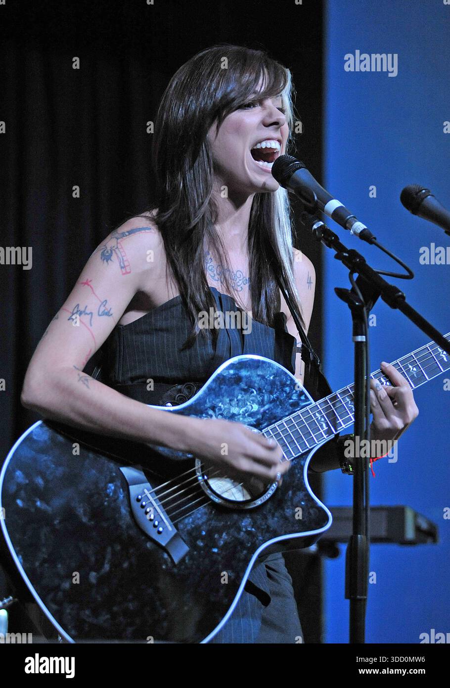 19 October 2010 - Pittsburgh, PA - Pop singer CHRISTINA PERRI performs ...